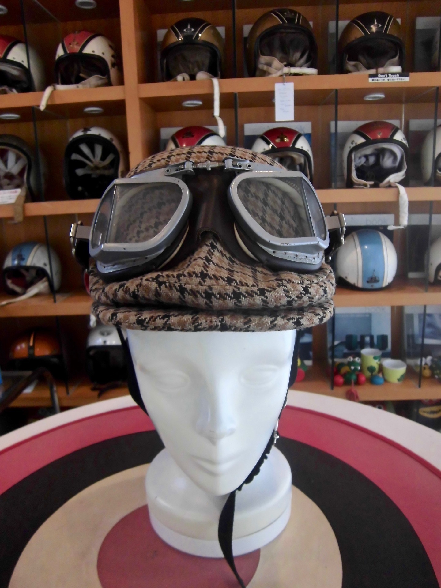 SKULGARDE CHAS OWEN & Co: D.Lewis